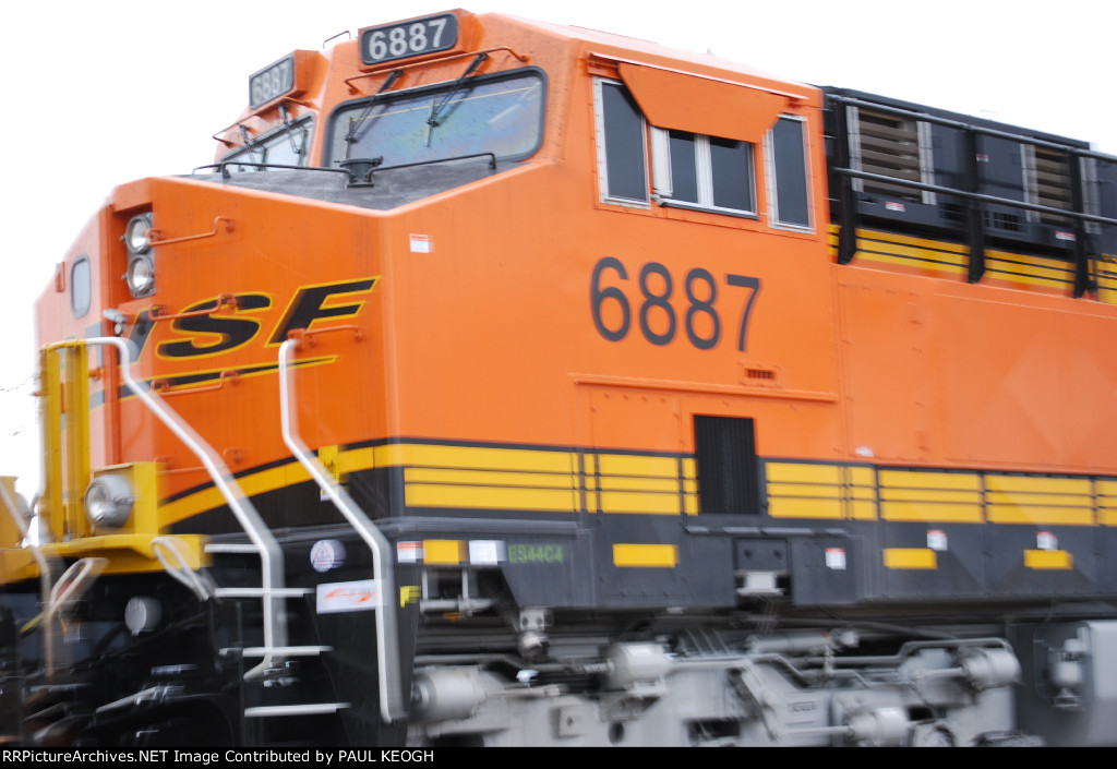 Up close shot of BNSF 6887.